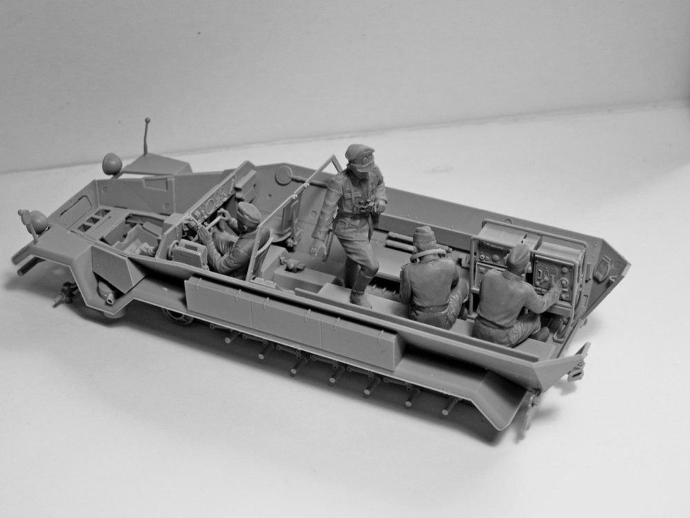 ICM 1:35 German Command Vehicle Crew 35644