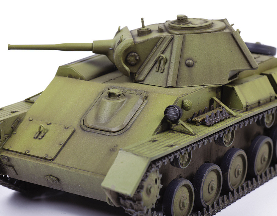 Zvezda 1:35 T-70B Soviet Light Tank 3631