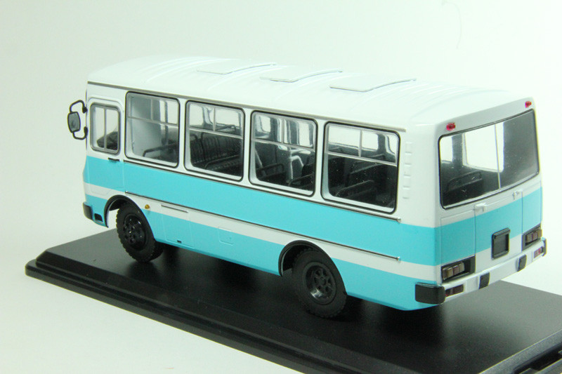 SSM 1:43 PAZ-3205 SSM4002