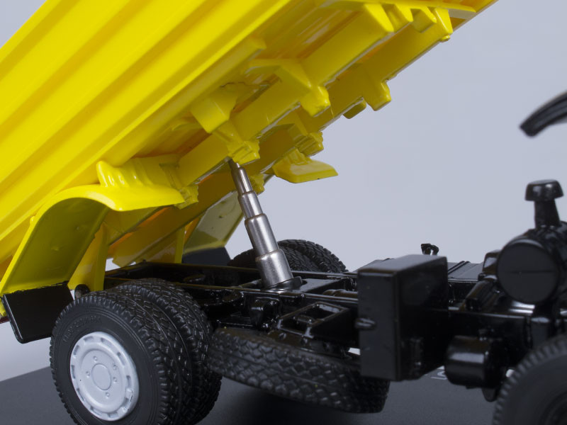 SSM 1:43 MAZ-5551 SSM1167