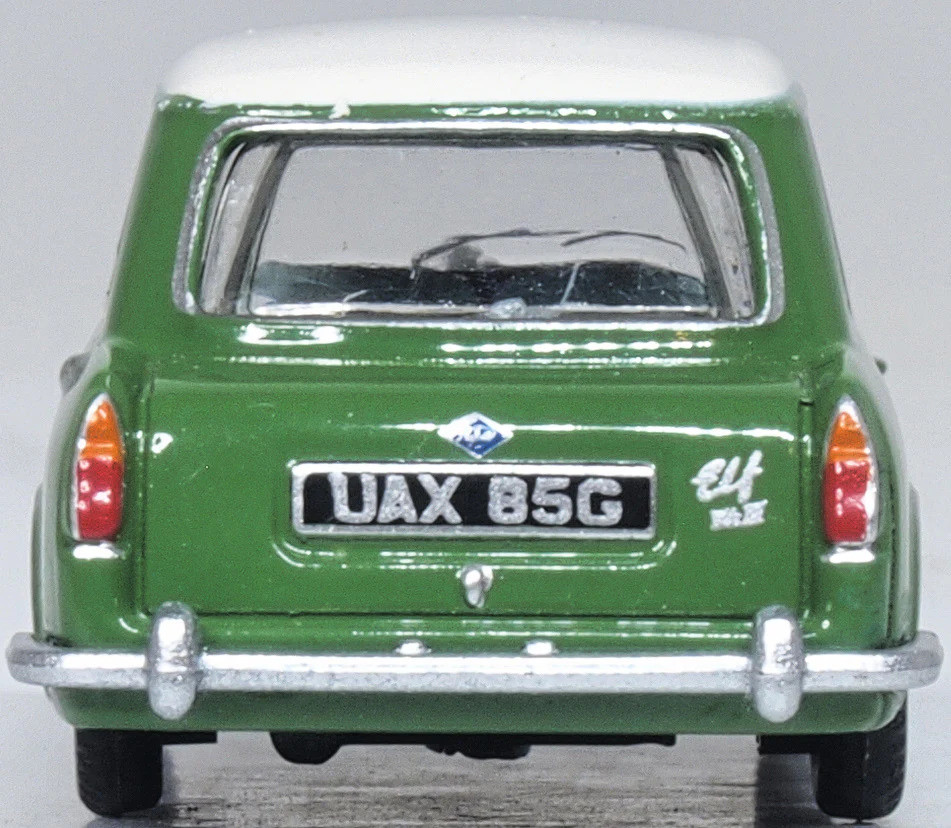 1:76 Riley Elf Mk.III Green / Old English White Riley Elf