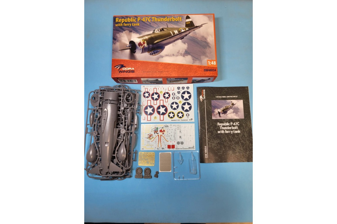 Dora Wings 1:48 Republic P-47C Thunderbolt w/ Ferry Tank DOW-48054