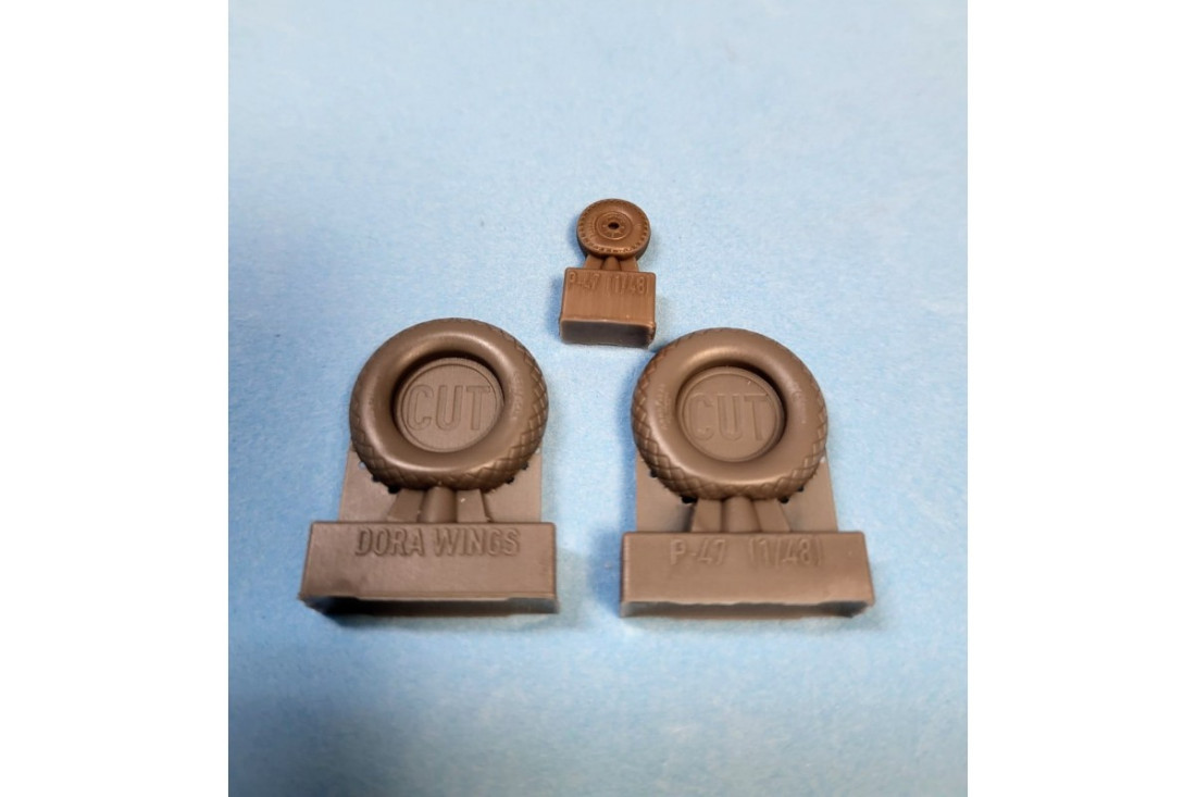 Dora Wings 1:48 Republic P-47C Thunderbolt w/ Ferry Tank DOW-48054