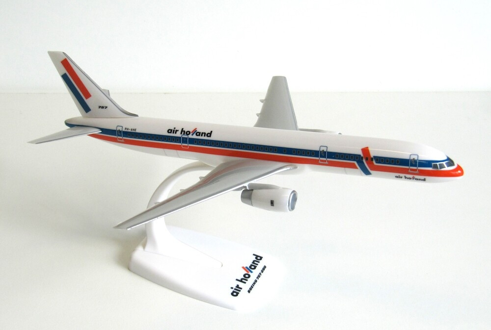 PPC Holland 1:200 Boeing 757-27B, Air Holland (Snap-Fit) PPC223342